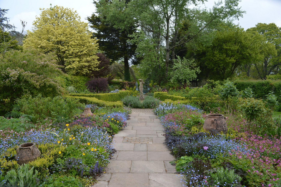 Burrow Farm Gardens | Sitting Spiritually